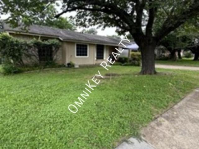 3 Br, 2 bath, Single Family 314 Shorewood Dr