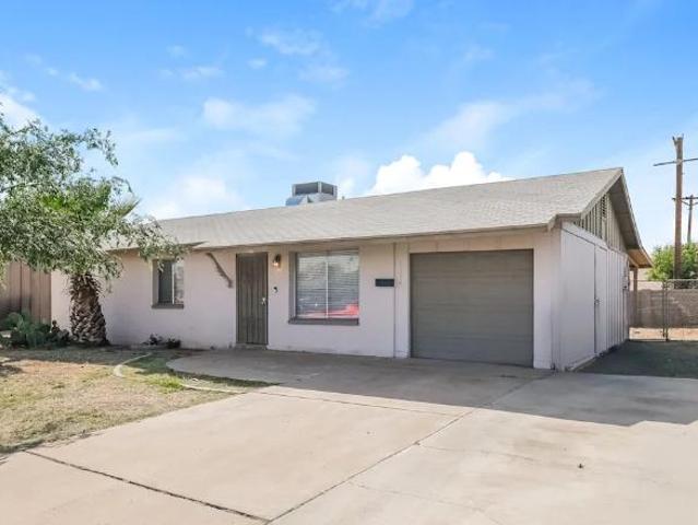 3 Br, 2 bath, Single Family 3152 N 64th Dr