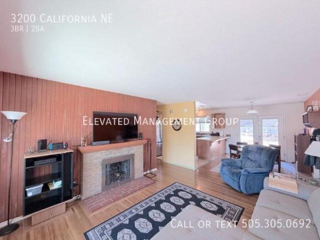 3 Br, 2 bath, Single Family 3200 California NE