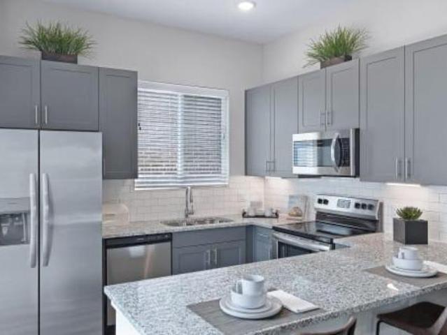 3 Br, 2 bath, Single Family 3200 Sam Rayburn Hwy