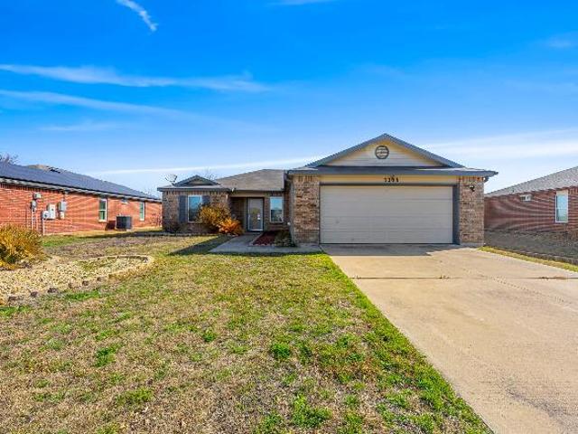 3 Br, 2 bath, Single Family 3208 Viewcrest Dr