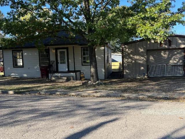 3 Br, 2 bath, Single Family 320 South 4th Street