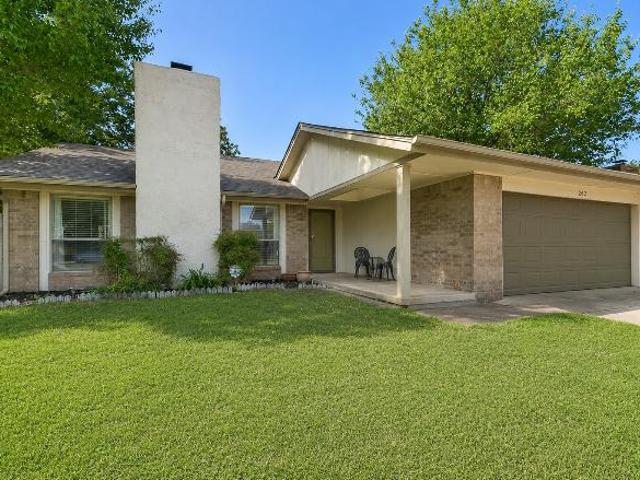 3 Br, 2 bath, Single Family 3210 Rambling Oaks Dr