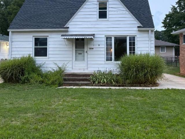 3 Br, 2 bath, Single Family 3210 West Ridgewood Drive