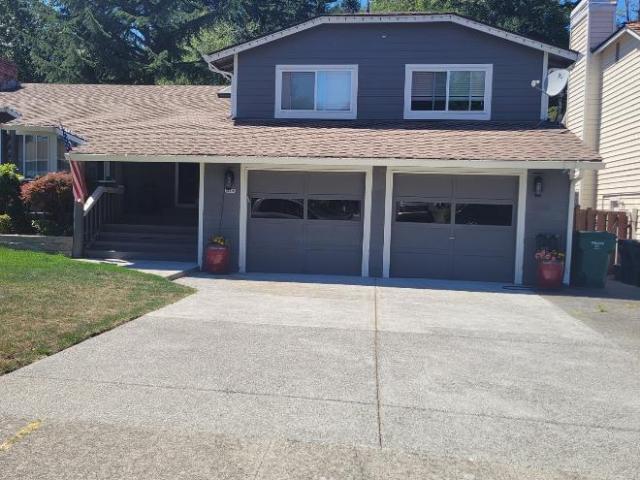 3 Br, 2 bath, Single Family 32215 8th Ave SW