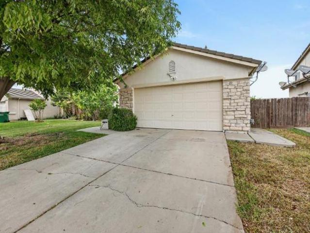 3 Br, 2 bath, Single Family 3231 Strickland Dr