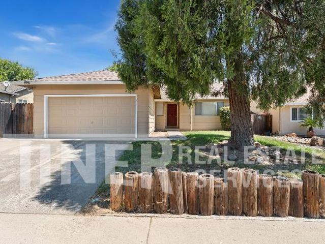 3 Br, 2 bath, Single Family 3233 Oriole Way