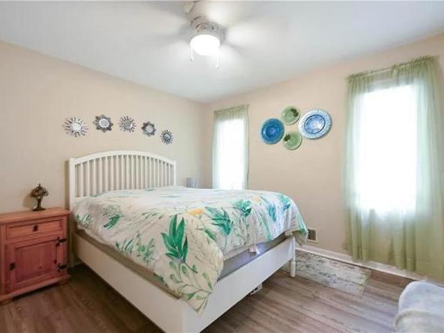 3 Br, 2 bath, Single Family 3280 Devilla Trce