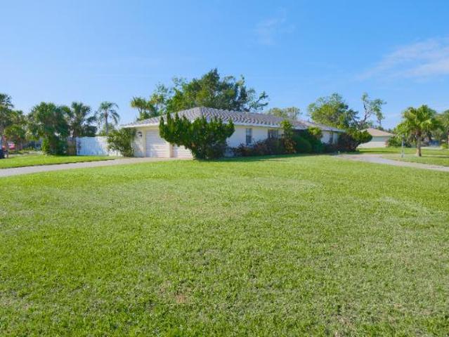 3 Br, 2 bath, Single Family 328 Magellan Dr