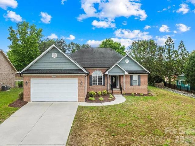 3 Br, 2 bath, Single Family 328 River Birch Cir