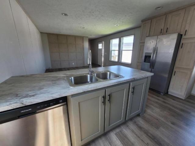 3 Br, 2 bath, Single Family 3290 Harding Hwy
