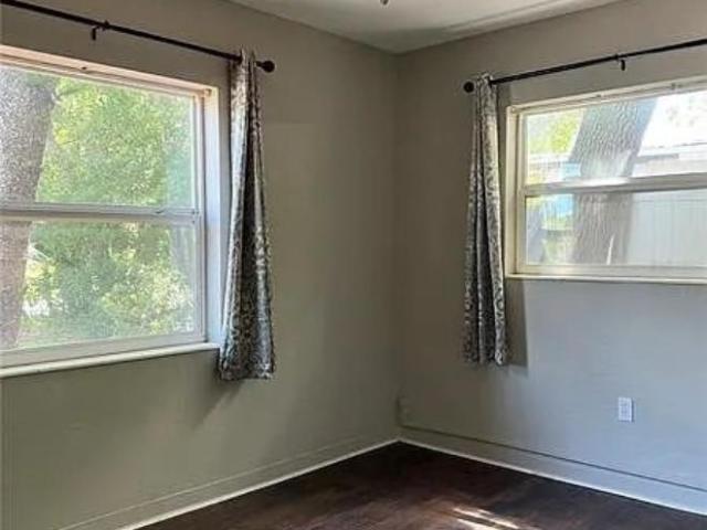 3 Br, 2 bath, Single Family 3300 16th Ave S
