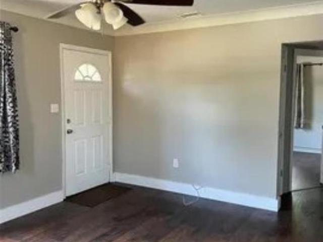3 Br, 2 bath, Single Family 3300 16th Ave S