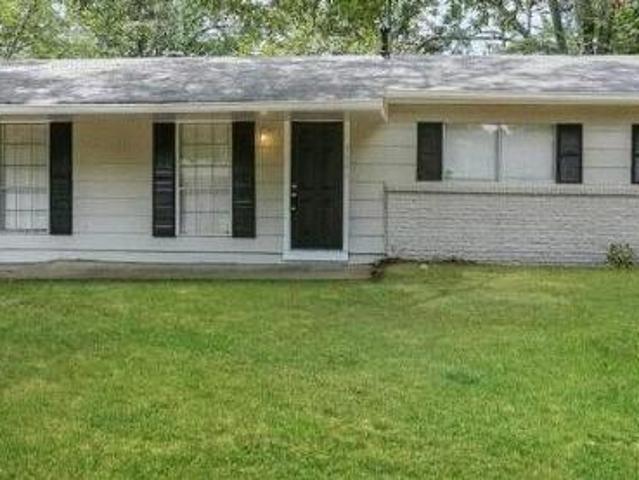 3 Br, 2 bath, Single Family 3301 Suncrest Drive