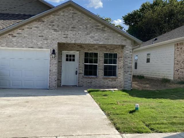 3 Br, 2 bath, Single Family 3307 Polk Street