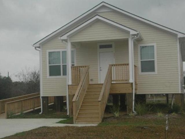 3 Br, 2 bath, Single Family 331 6th St
