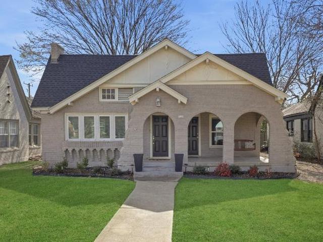 3 Br, 2 bath, Single Family 3325 Park Ridge Blvd