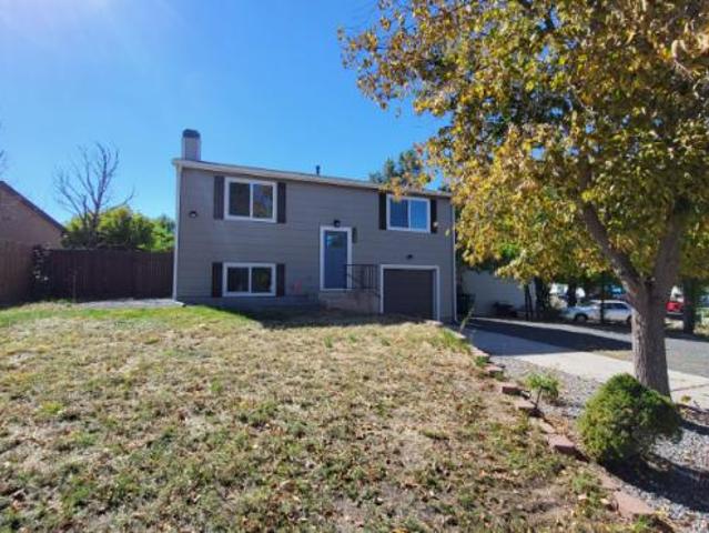 3 Br, 2 bath, Single Family 3330 Foxridge Drive