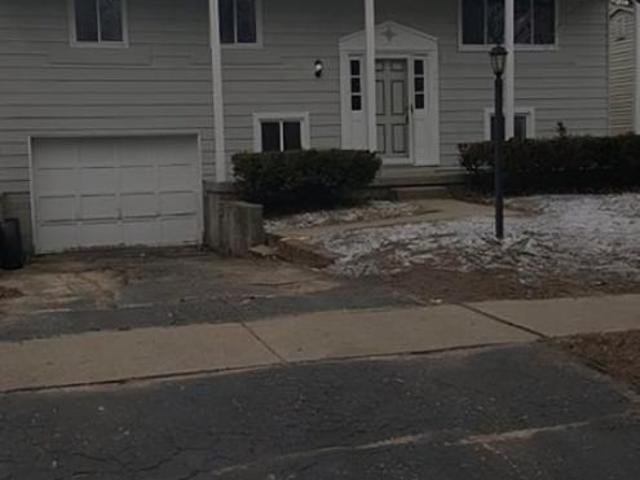3 Br, 2 bath, Single Family 336 Cheswick St