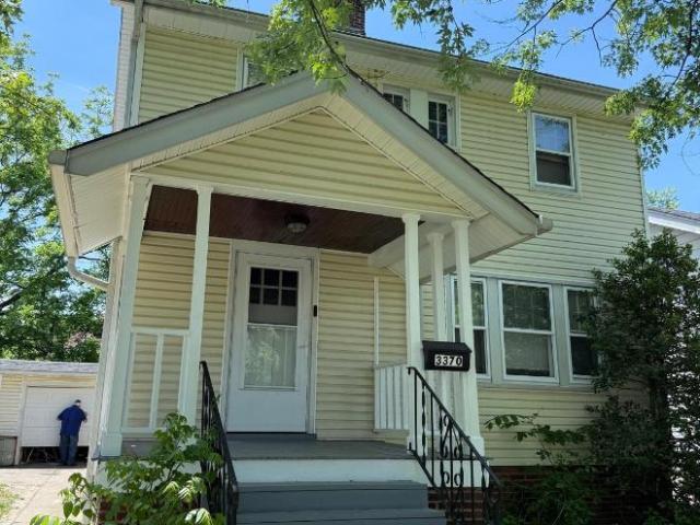 3 Br, 2 bath, Single Family 3370 Lownesdale Rd