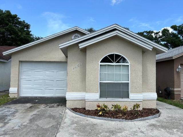3 Br, 2 bath, Single Family 4401 Longshore Dr