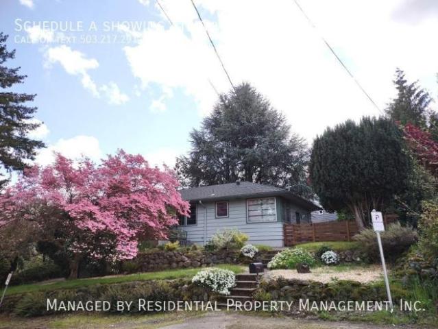 3 Br, 2 bath, Single Family 4434 SW Valona Way