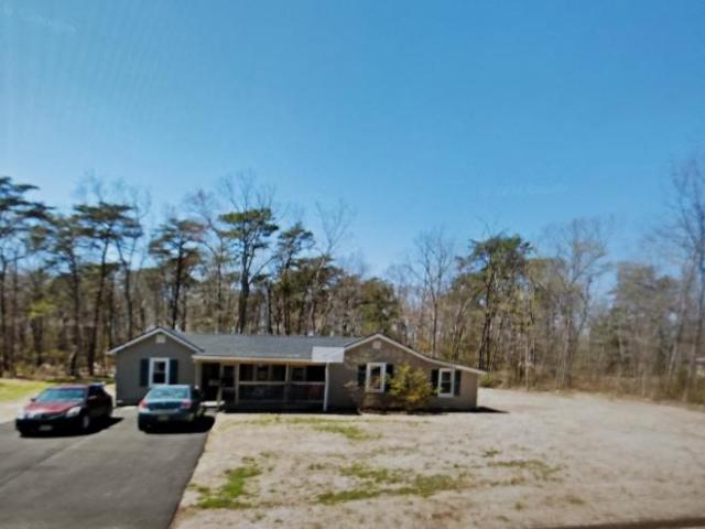 3 Br, 2 bath, Single Family 444 Manor Ave