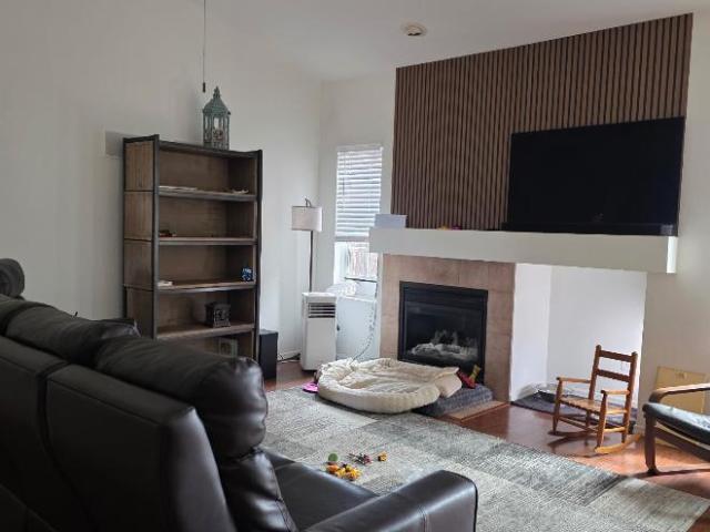 3 Br, 2 bath, Single Family 4450 Bellemont Spgs