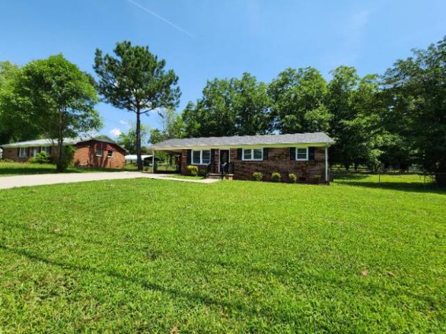 3 Br, 2 bath, Single Family 445 Summerland Dr