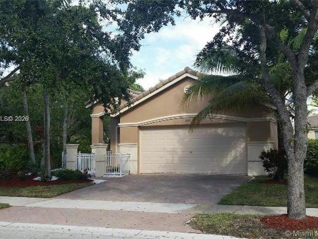 3 Br, 2 bath, Single Family 449 Silver Palm Way