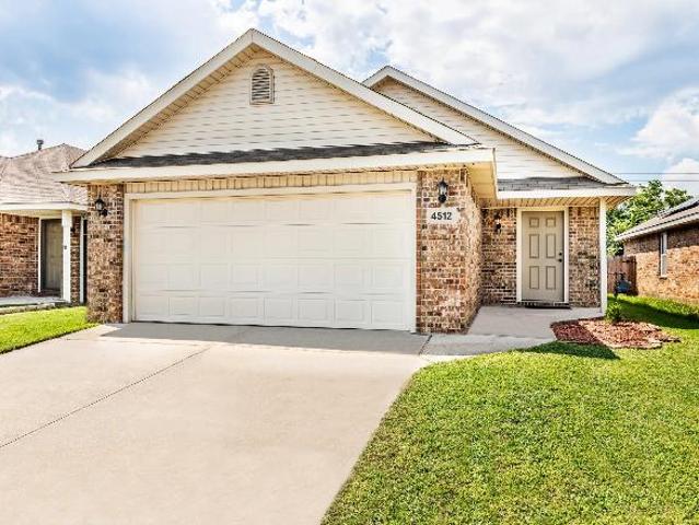 3 Br, 2 bath, Single Family 4512 Southeast 81st Street