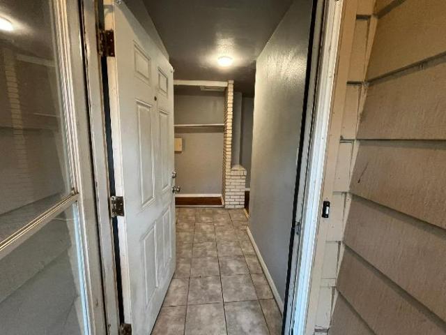 3 Br, 2 bath, Single Family 4534 Waikiki Dr