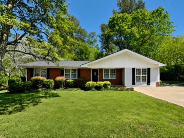 3 Br, 2 bath, Single Family 4556 Wesley Dr