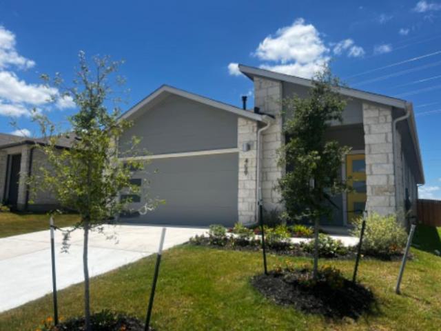 3 Br, 2 bath, Single Family 459 Willshire Rd