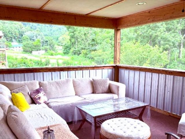 3 Br, 2 bath, Single Family 45 Mundy Cove Rd