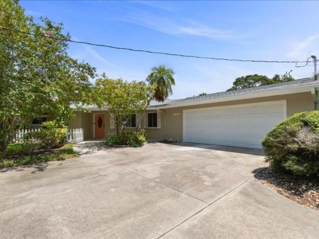 3 Br, 2 bath, Single Family 460 Magellan Dr