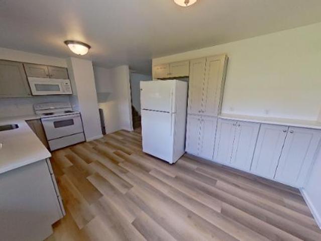 3 Br, 2 bath, Single Family 4675 Holland St