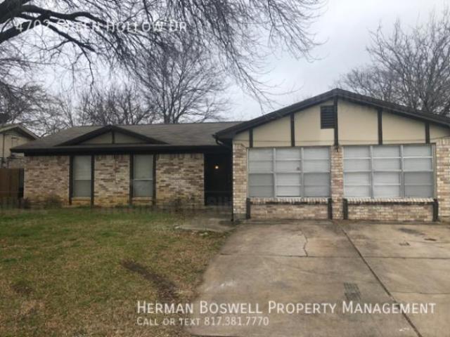 3 Br, 2 bath, Single Family 4702 Green Hollow Dr