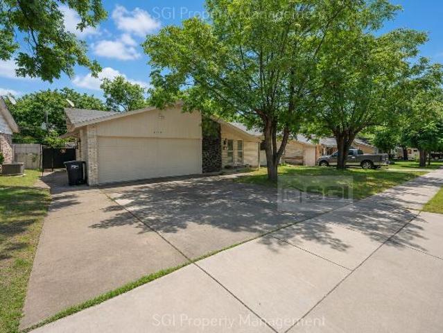 3 Br, 2 bath, Single Family 4709 Fair Park Blvd