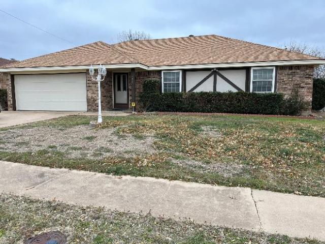 3 Br, 2 bath, Single Family 4711 Lois Ln