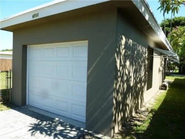 3 Br, 2 bath, Single Family 4711 W Park Rd