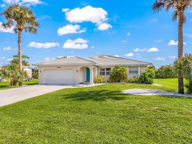 3 Br, 2 bath, Single Family 4744 Pompano St