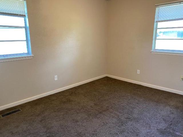 3 Br, 2 bath, Single Family 4808 Sunset Terrace