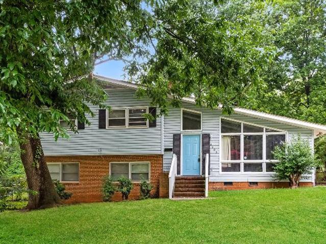 3 Br, 2 bath, Single Family 4809 Thornwood Rd