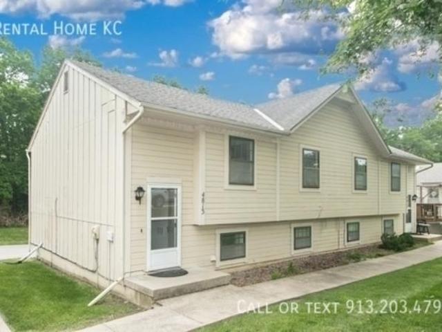 3 Br, 2 bath, Single Family 4813 Woodward