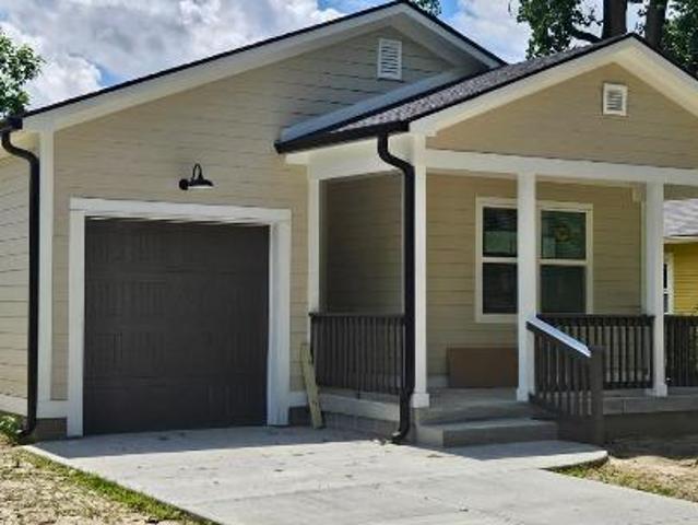 3 Br, 2 bath, Single Family 4815 Rowney Street