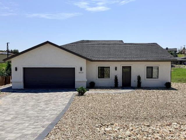 3 Br, 2 bath, Single Family 4835 N Wagon Way