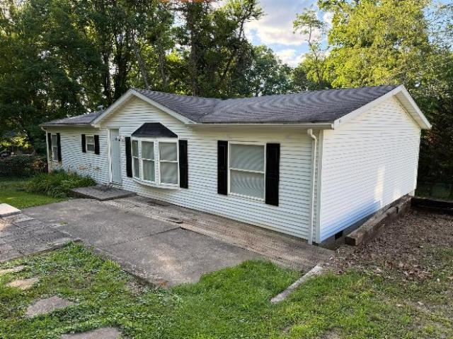 3 Br, 2 bath, Single Family 48 Fox Dr
