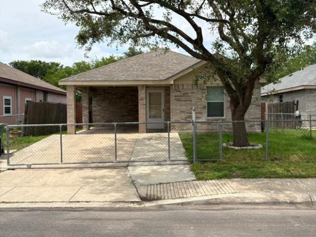 3 Br, 2 bath, Single Family 4915 Fortuna Pl
