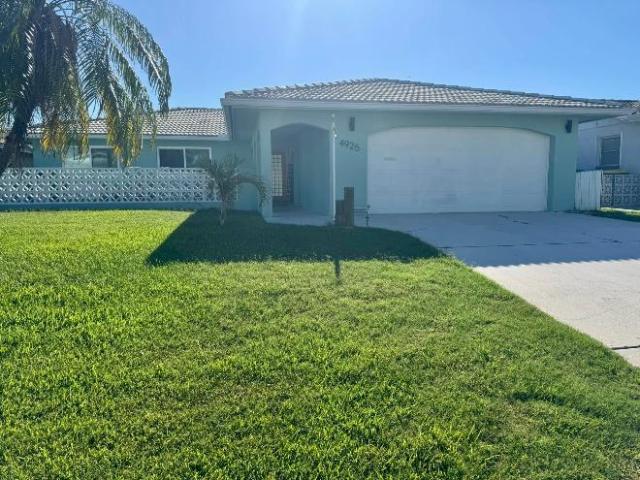 3 Br, 2 bath, Single Family 4925 Forecastle Dr